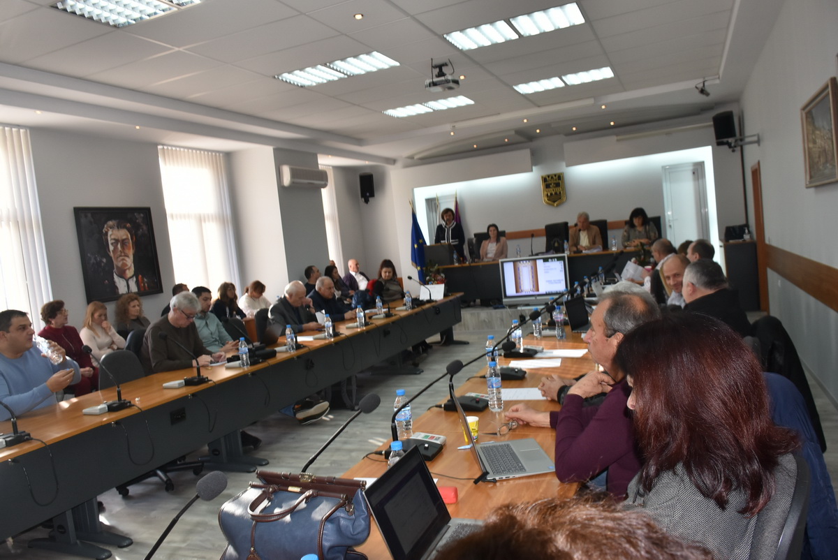 Общинските съветници в Ловеч по време на заседанието си дадоха висока оценка на Програмата за